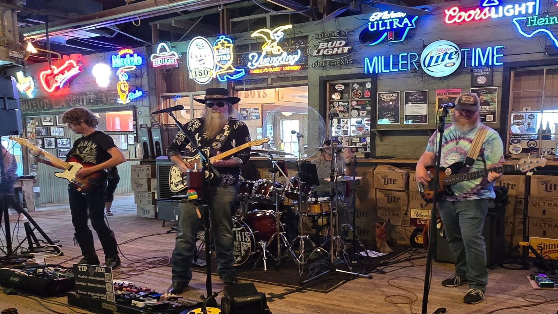 Lee Mathis & The Brutally Handsome Band at Gruene Hall - The New ...